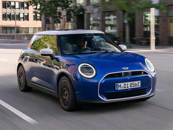 Mini Cars New MINI Vehicles | Portsmouth & Isle Of Wight | Snows MINI