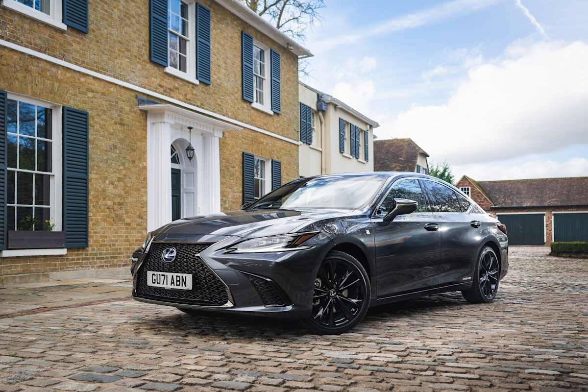 Lexus ES saloon reaches three million global sales | Lexus News | The ...