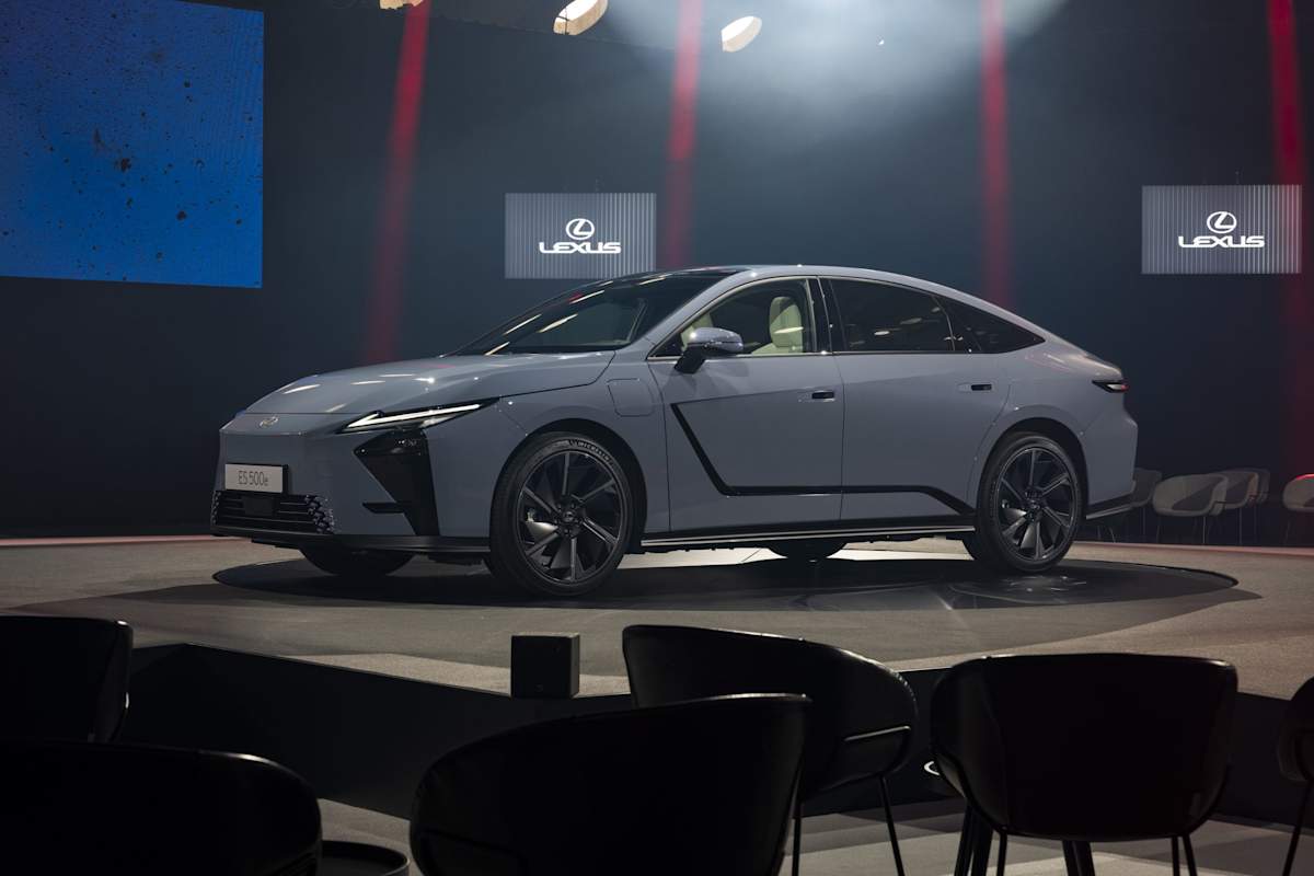 All-new Lexus ES takes saloon styling, luxury and refinement to a ...