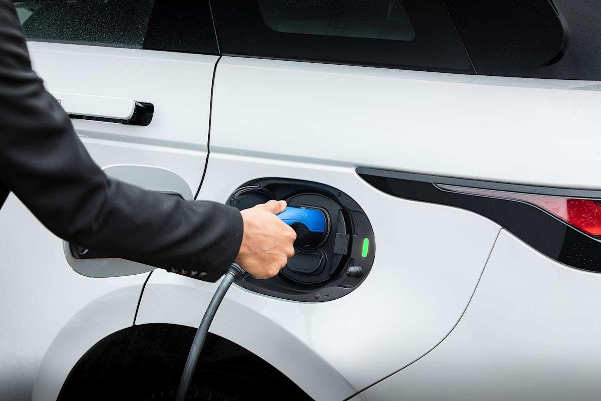 Electric Vehicles Grants & Incentives | Spirit Motor Group