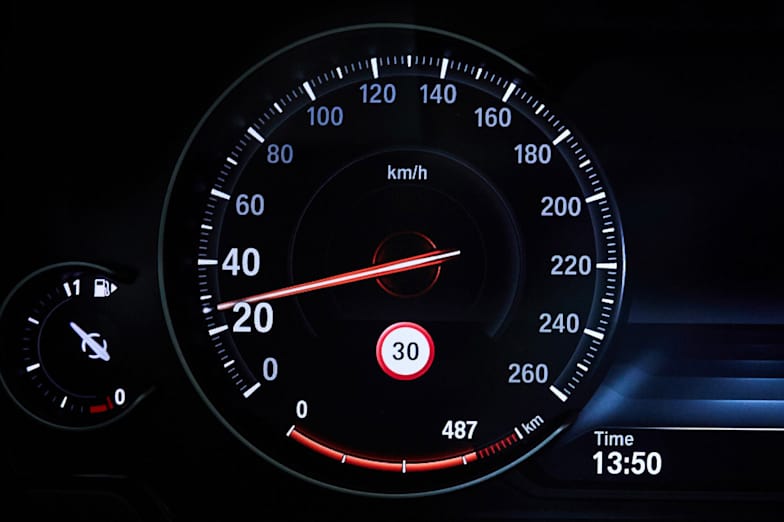 bmw speedometer fast
