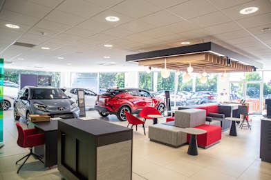 Toyota Dealership New Face Cornwall Toyota