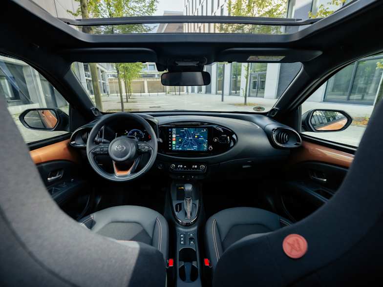 interior aygo x