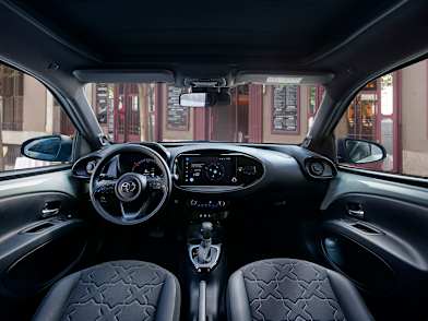 interior aygo x