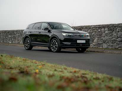 New Opel Grandland Electric Hybrid Options Drive happy
